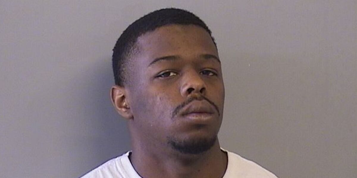 Gas Station Clerk Asks Friend To Rob The Store So He Can Go Home Early